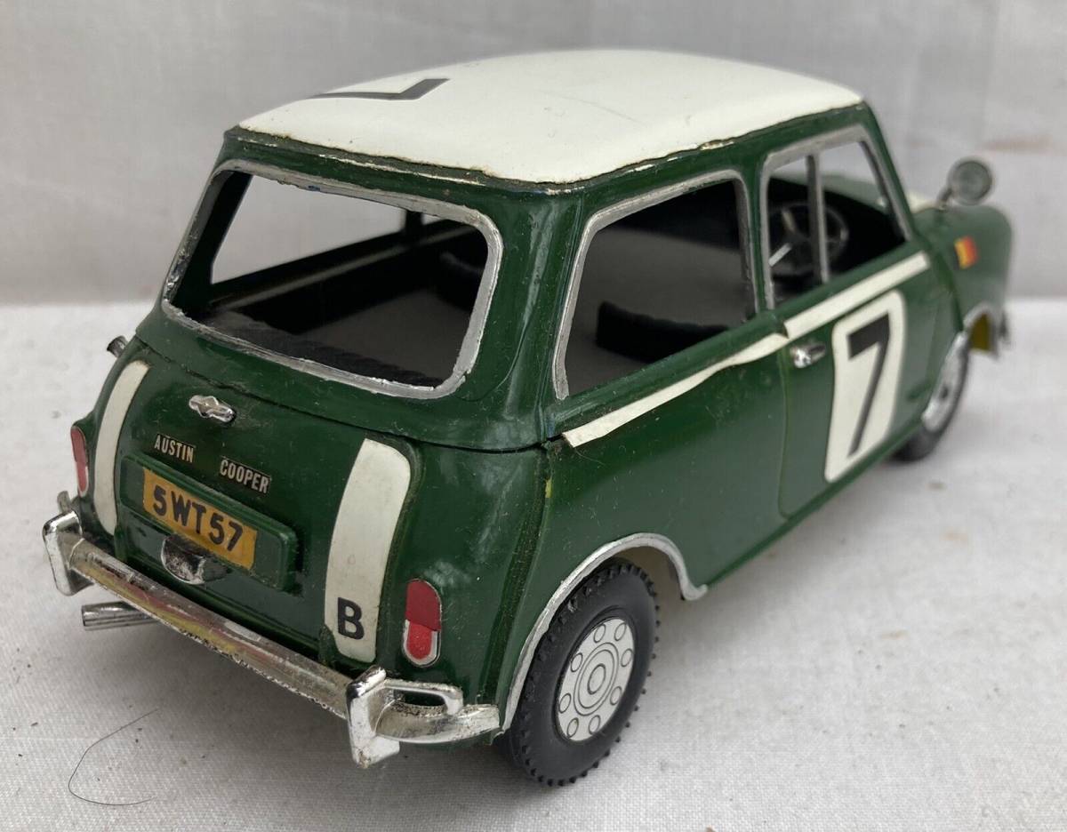 Austin Mini Cooper — FROG Quick-Fit Car — Ретро-Модели.Ру